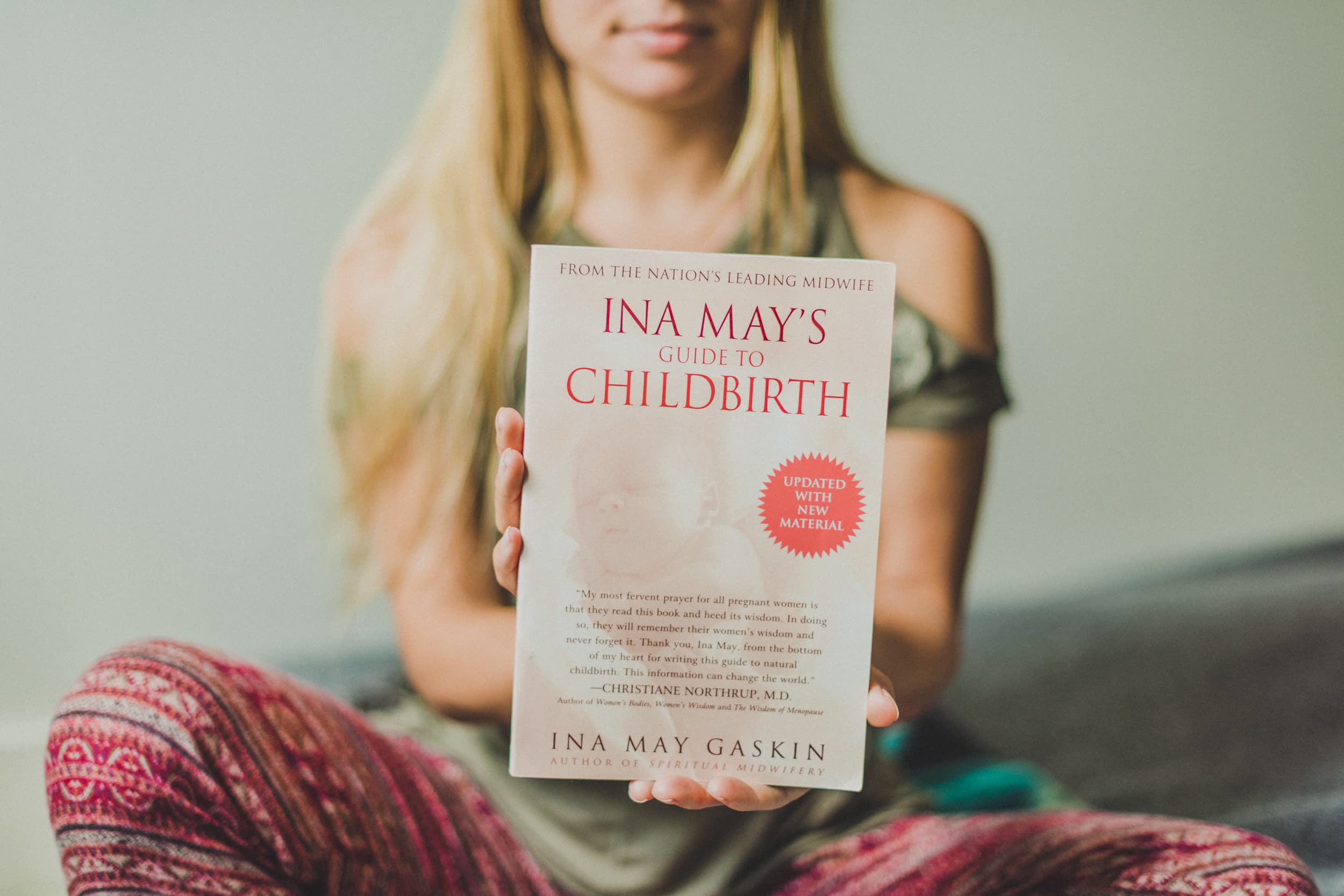 16 Book Suggestions for the Empowered Woman - Rising Woman