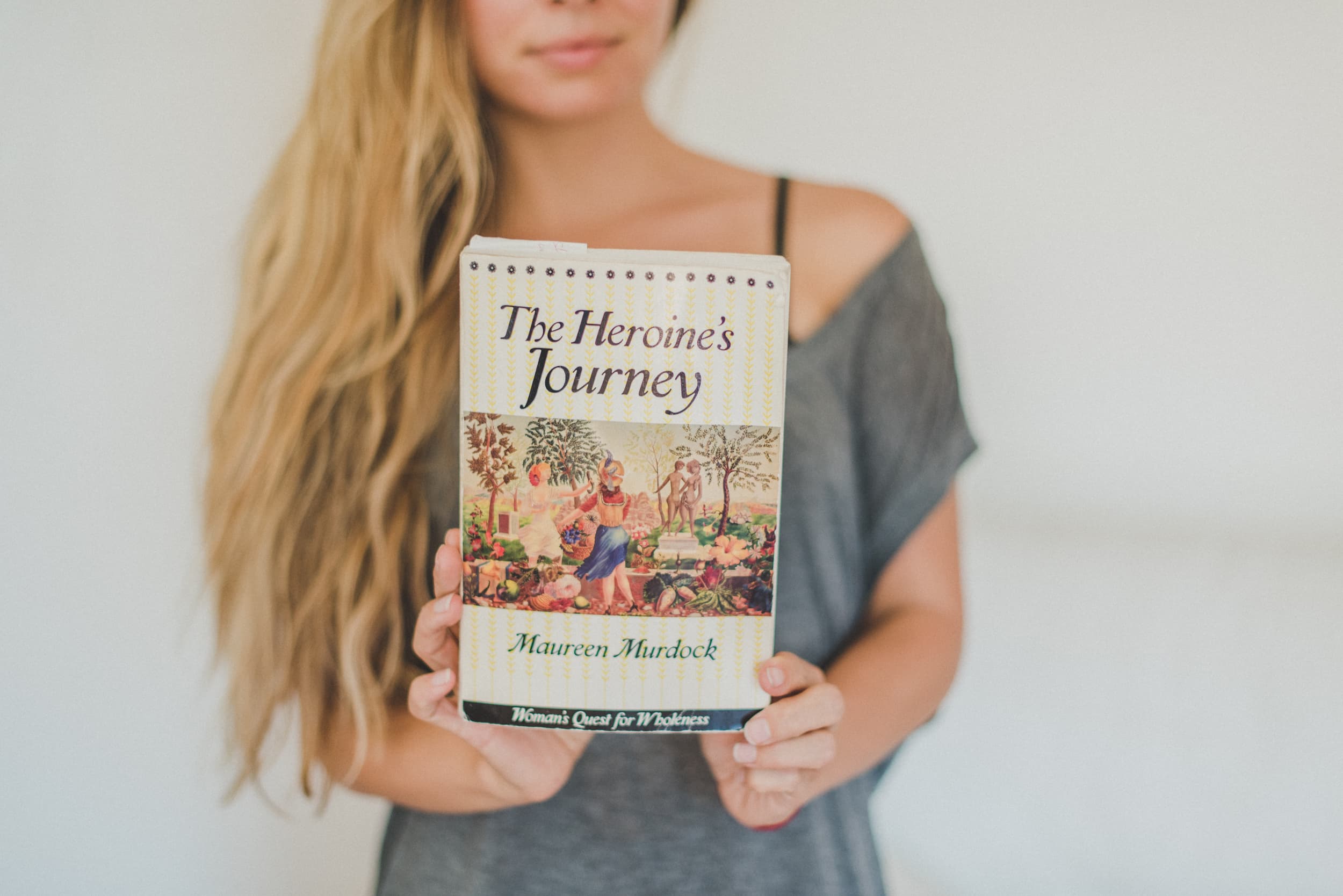 16 Book Suggestions for the Empowered Woman - Rising Woman