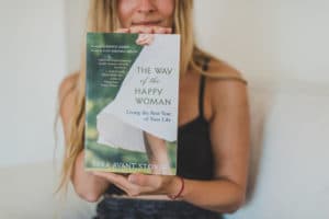 16 Book Suggestions for the Empowered Woman - Rising Woman